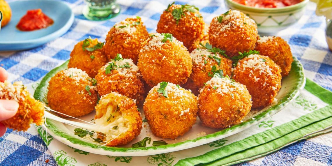 Arancini with Peas & Mozzarella – Crispy Italian Rice Balls