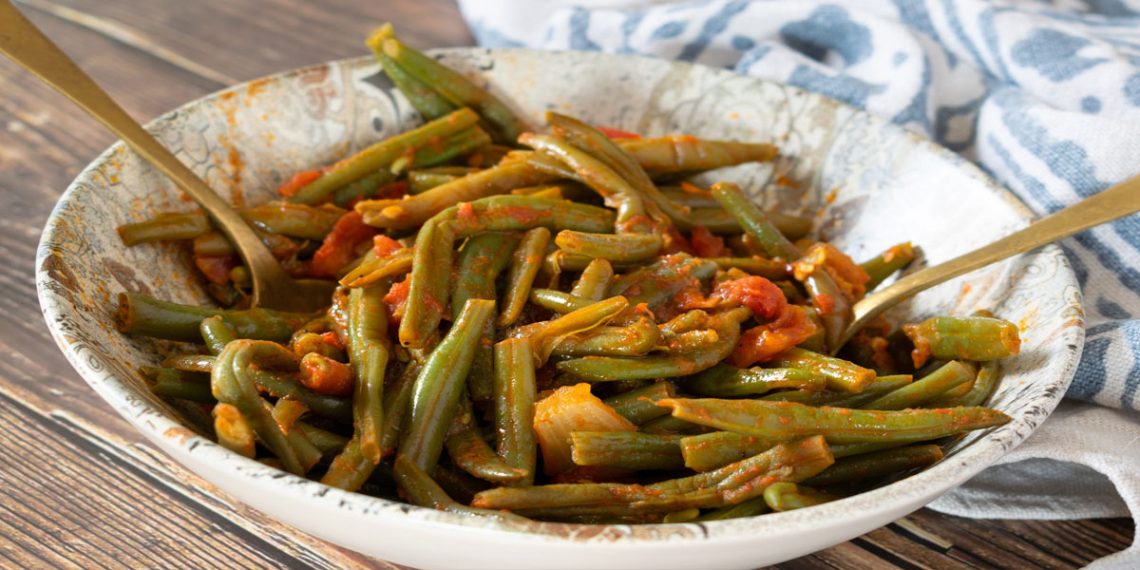 Loubieh Bi Zeit – Lebanese Green Bean Stew Recipe