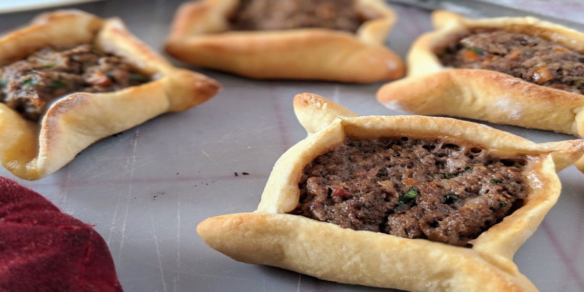 Lebanese Meat Pies (Sfeeha) – Savory Spiced Pastry Bites